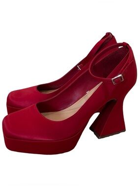 GB Gianni Bini | Shoes | Giannibini Karsyn Platform Satin Pumps | Poshmark
